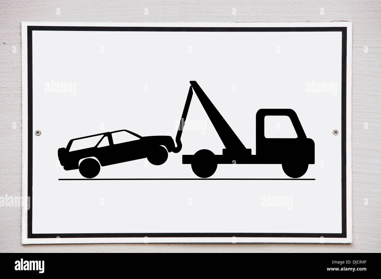 Tow truck sign hi-res stock photography and images - Alamy