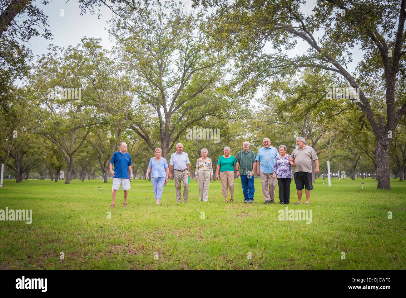 Group of senior citizens hi-res stock photography and images - Alamy