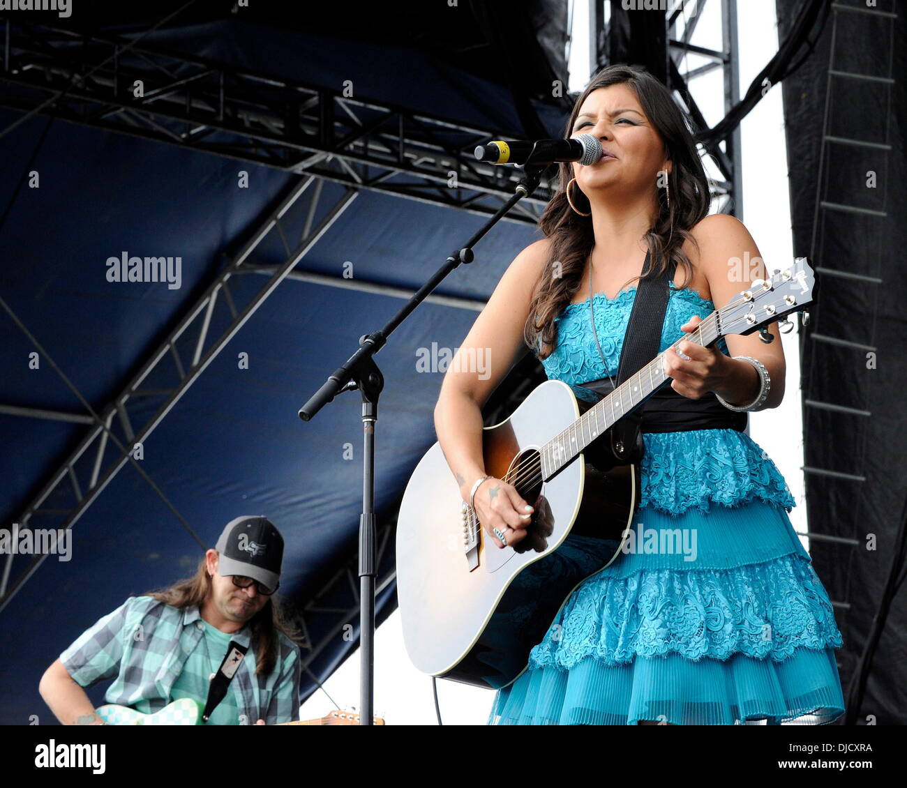 Crystal shawanda hi-res stock photography and images - Alamy