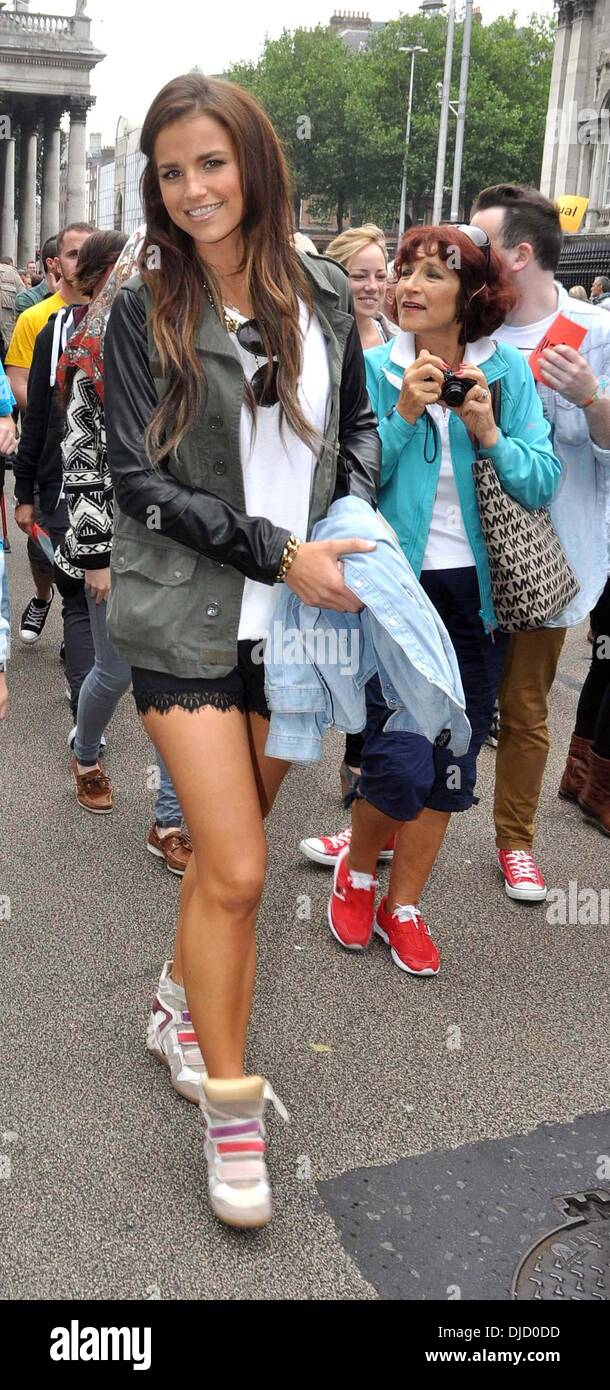 Vogue williams amber williams model hi-res stock photography and images ...