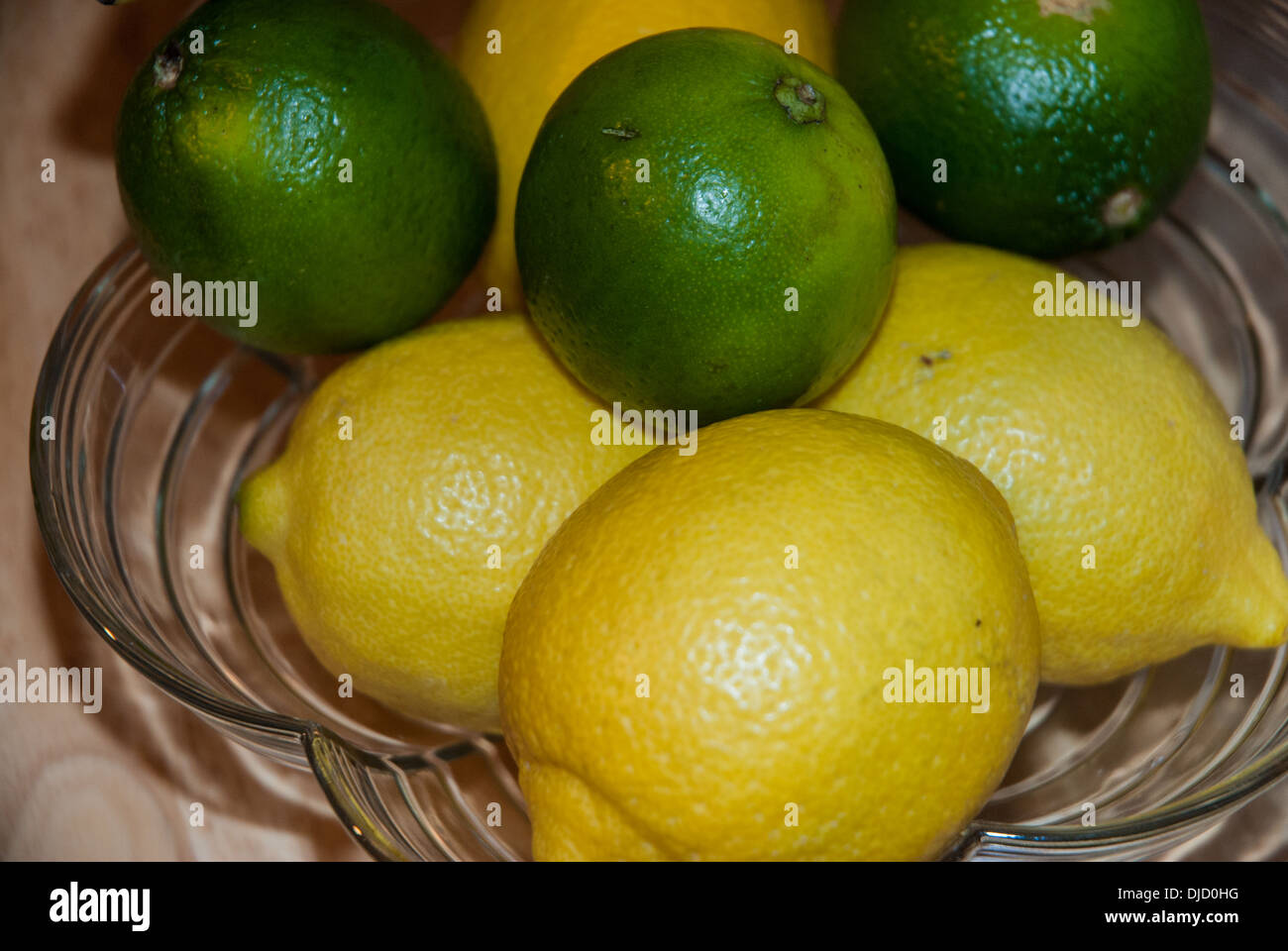 Five fresh limes hi-res stock photography and images - Alamy