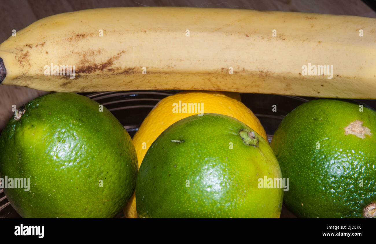 Five fresh limes hi-res stock photography and images - Alamy