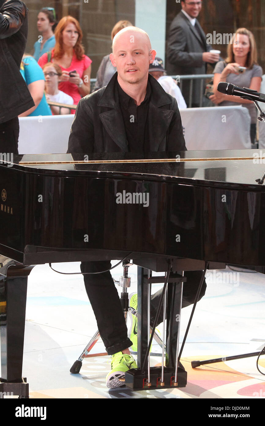 Isaac Slade NBC Toyota Concert Series presents The Fray at Rockefeller ...