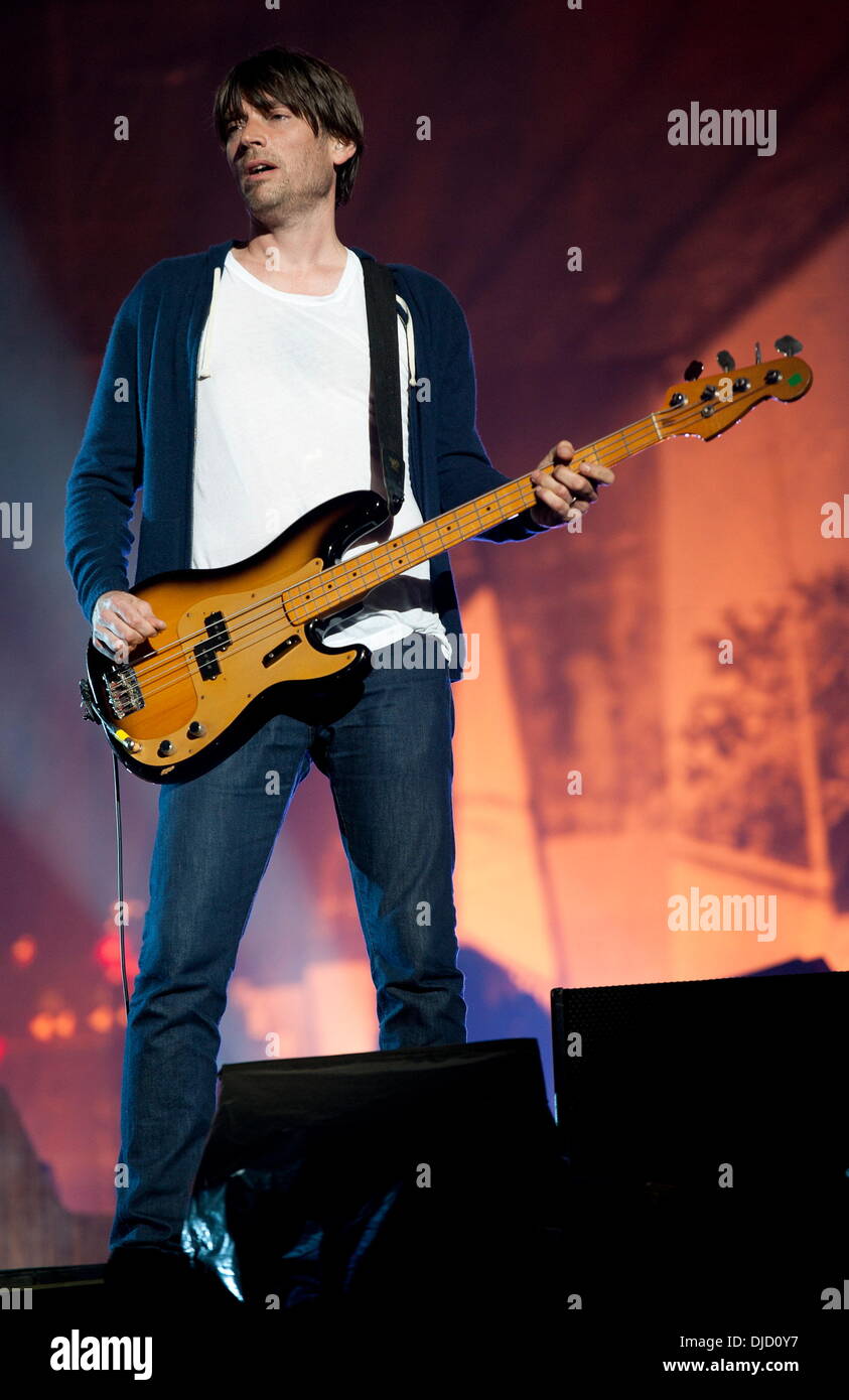 Blur performs on stage during the BT London Live closing ceremony ...