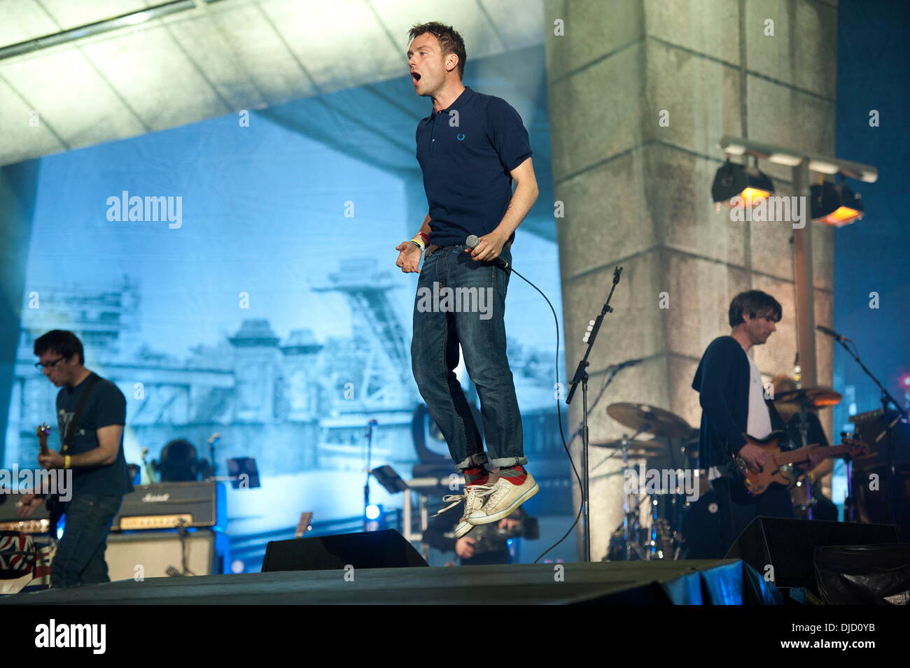 Blur performs on stage during the BT London Live closing ceremony ...