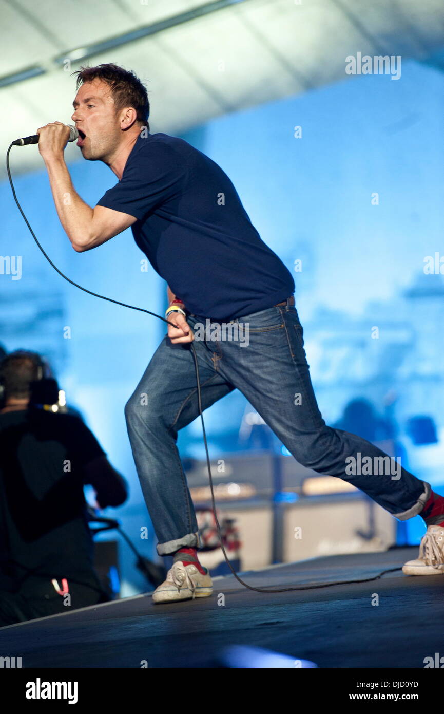 Blur performs on stage during the BT London Live closing ceremony ...