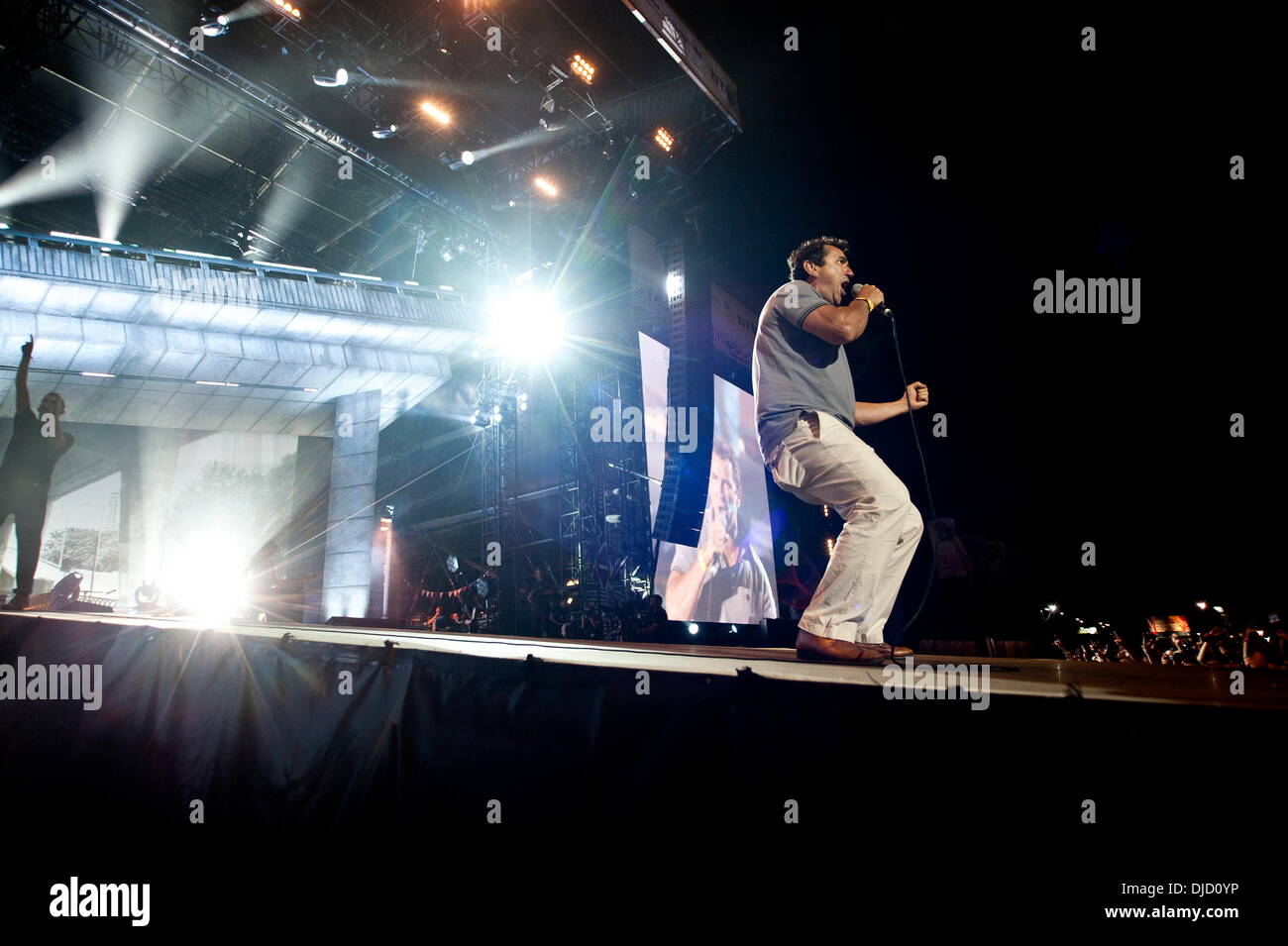 Phil Daniels performs on stage during the BT London Live closing ...