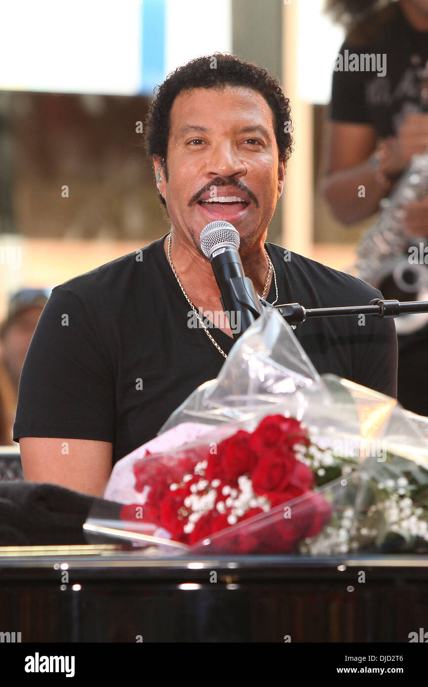Where Does Lionel Richie Live