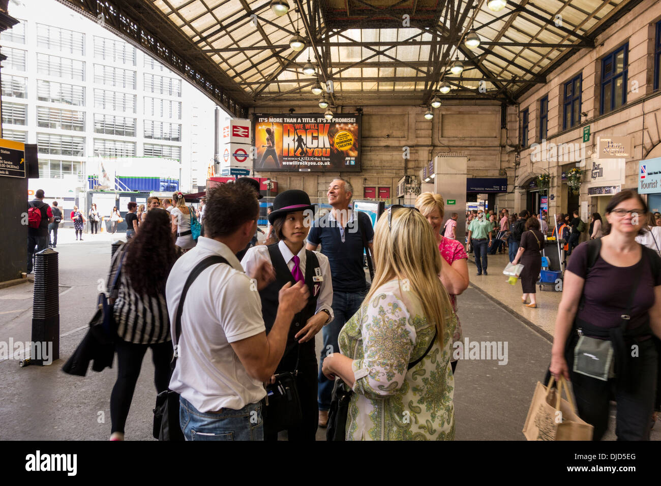 Victoria station london exterior hi-res stock photography and images ...