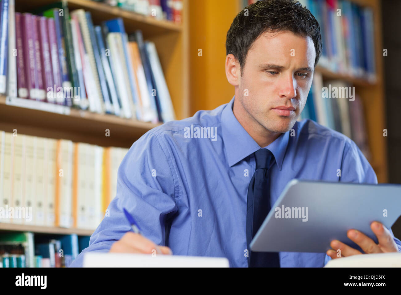 Frowning desk hi-res stock photography and images - Alamy