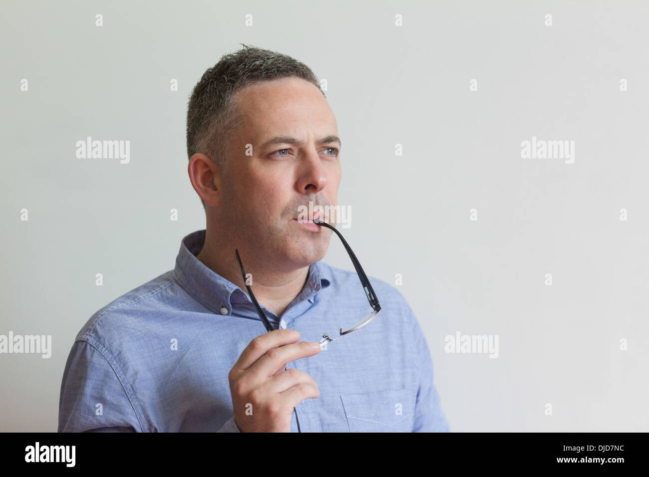 Classroom thinking hi-res stock photography and images - Alamy