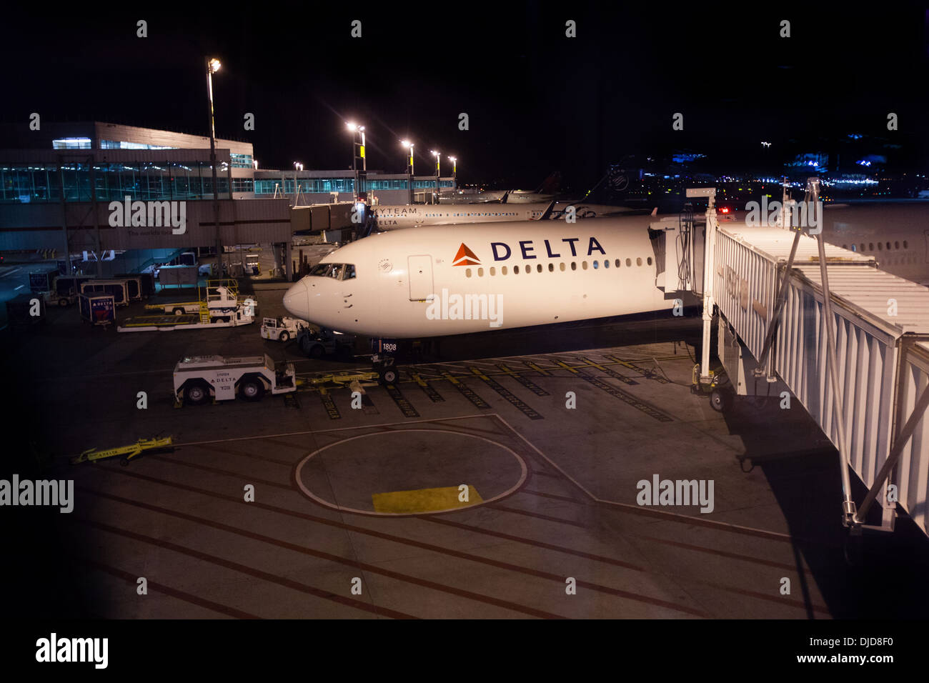 John f kennedy international airport hi-res stock photography and ...