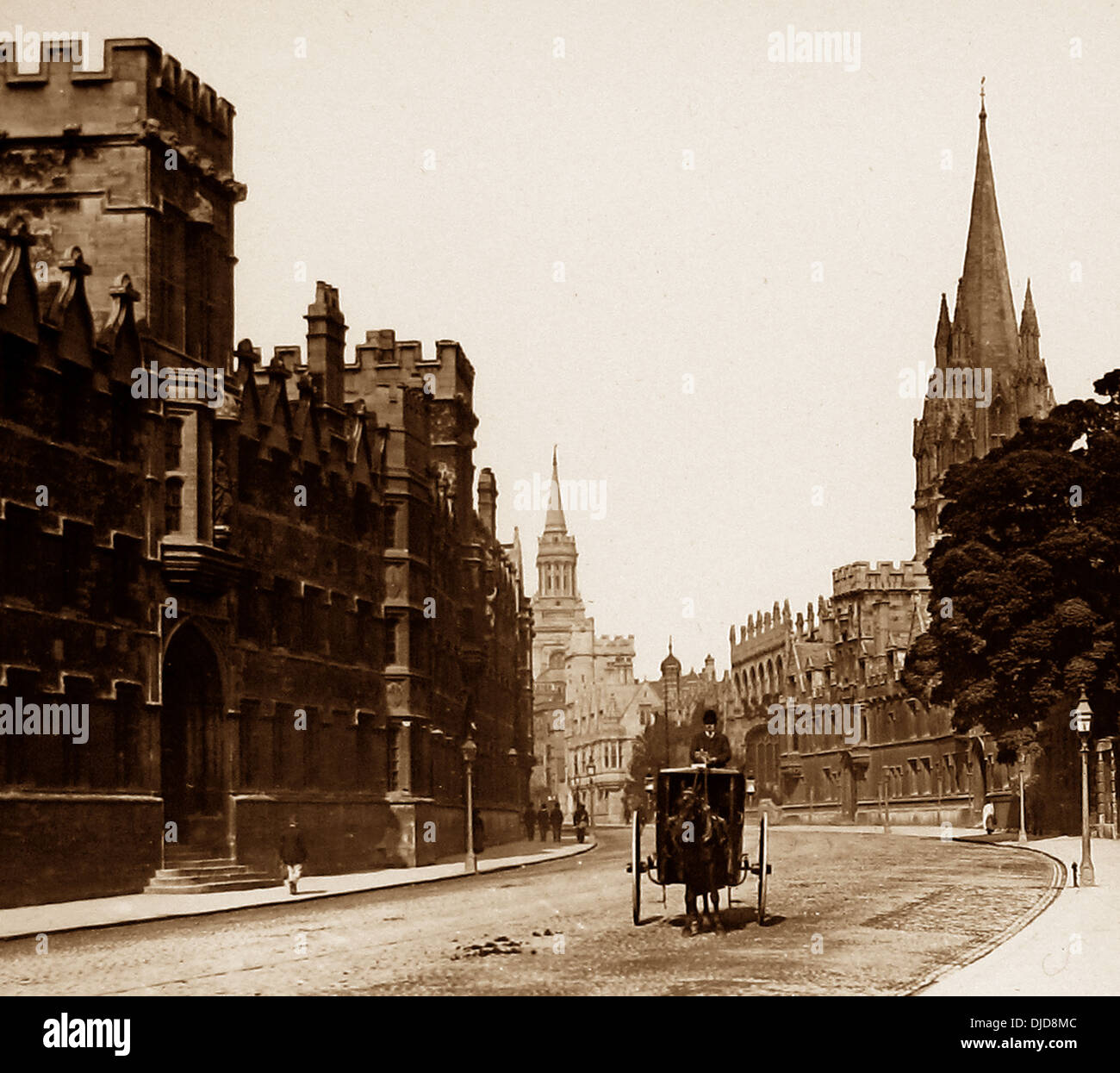 High street victorian period hi-res stock photography and images - Alamy