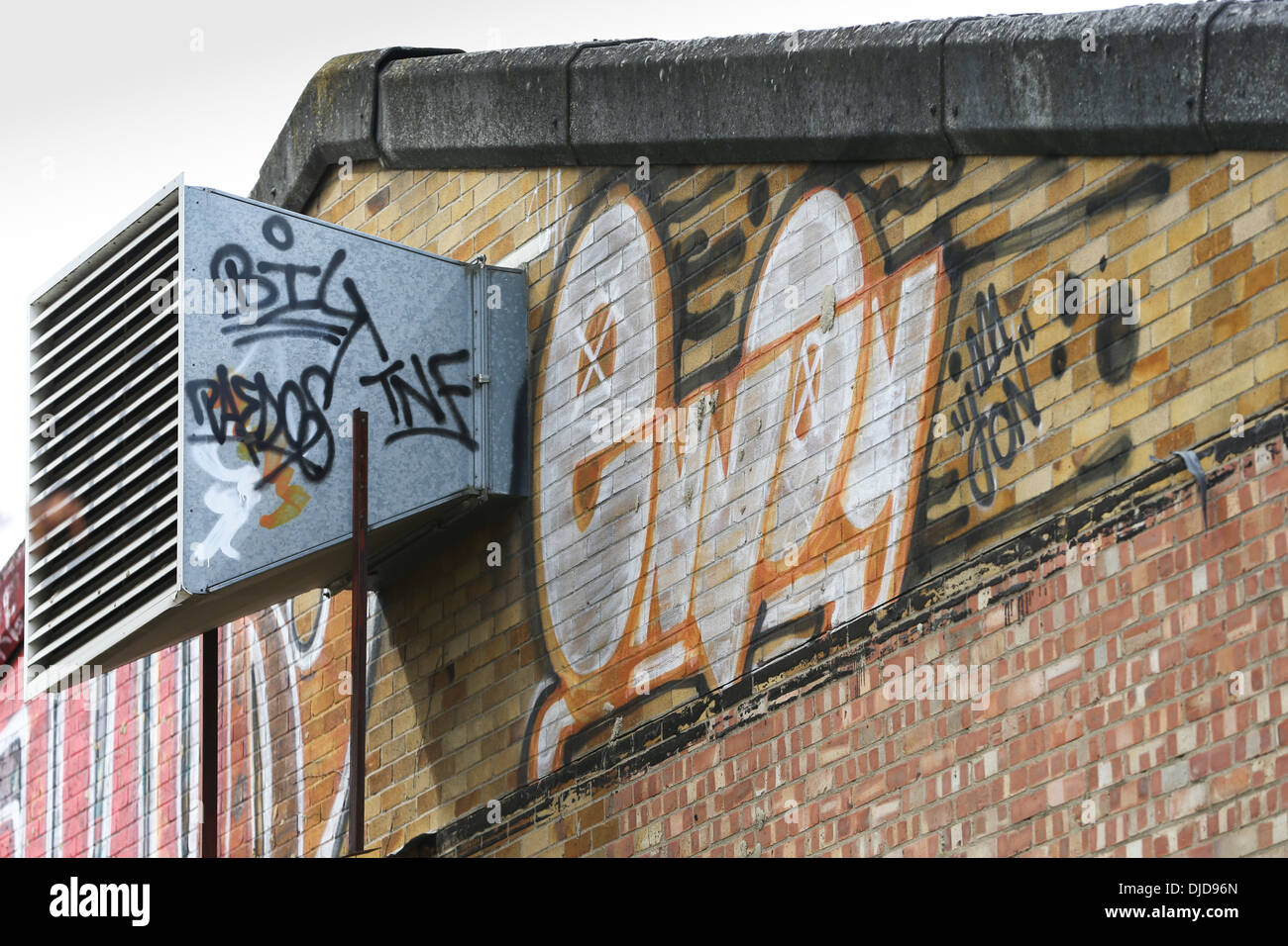 Cambridge street art hi-res stock photography and images - Alamy