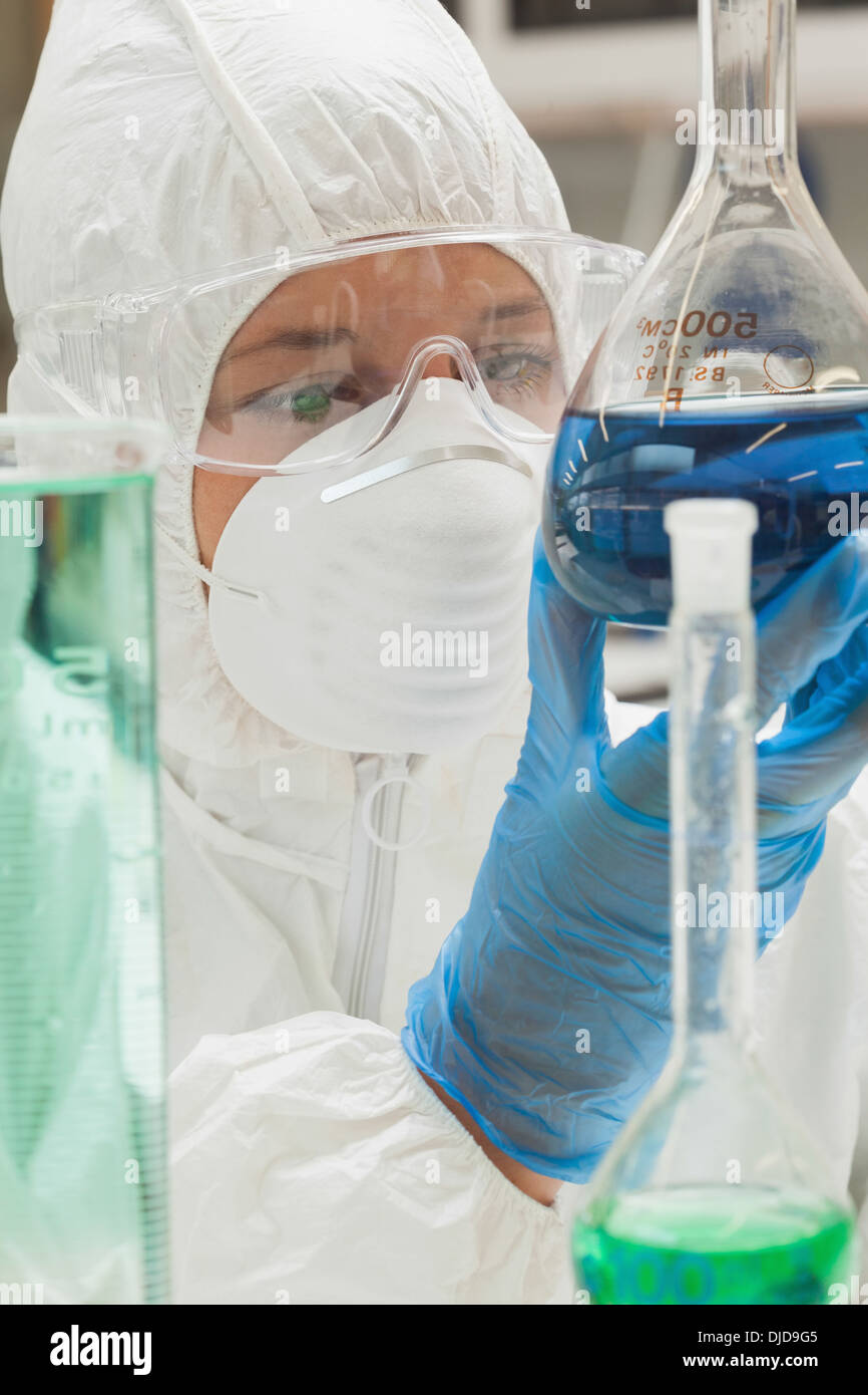 Lab assistant hi-res stock photography and images - Alamy