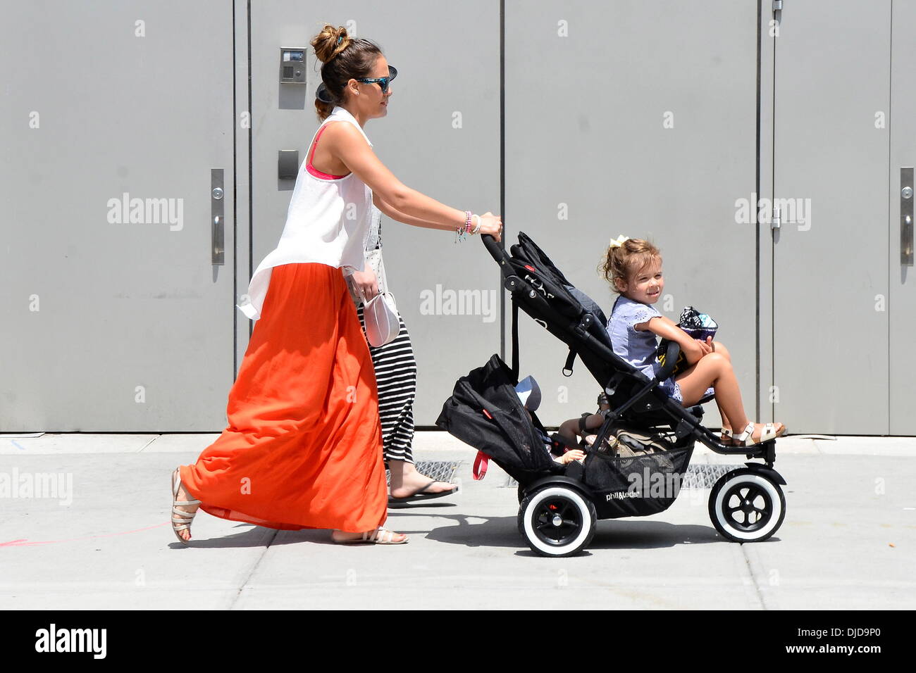 Jessica Alba leaving her hotel with her daughters Haven Garner Warren ...