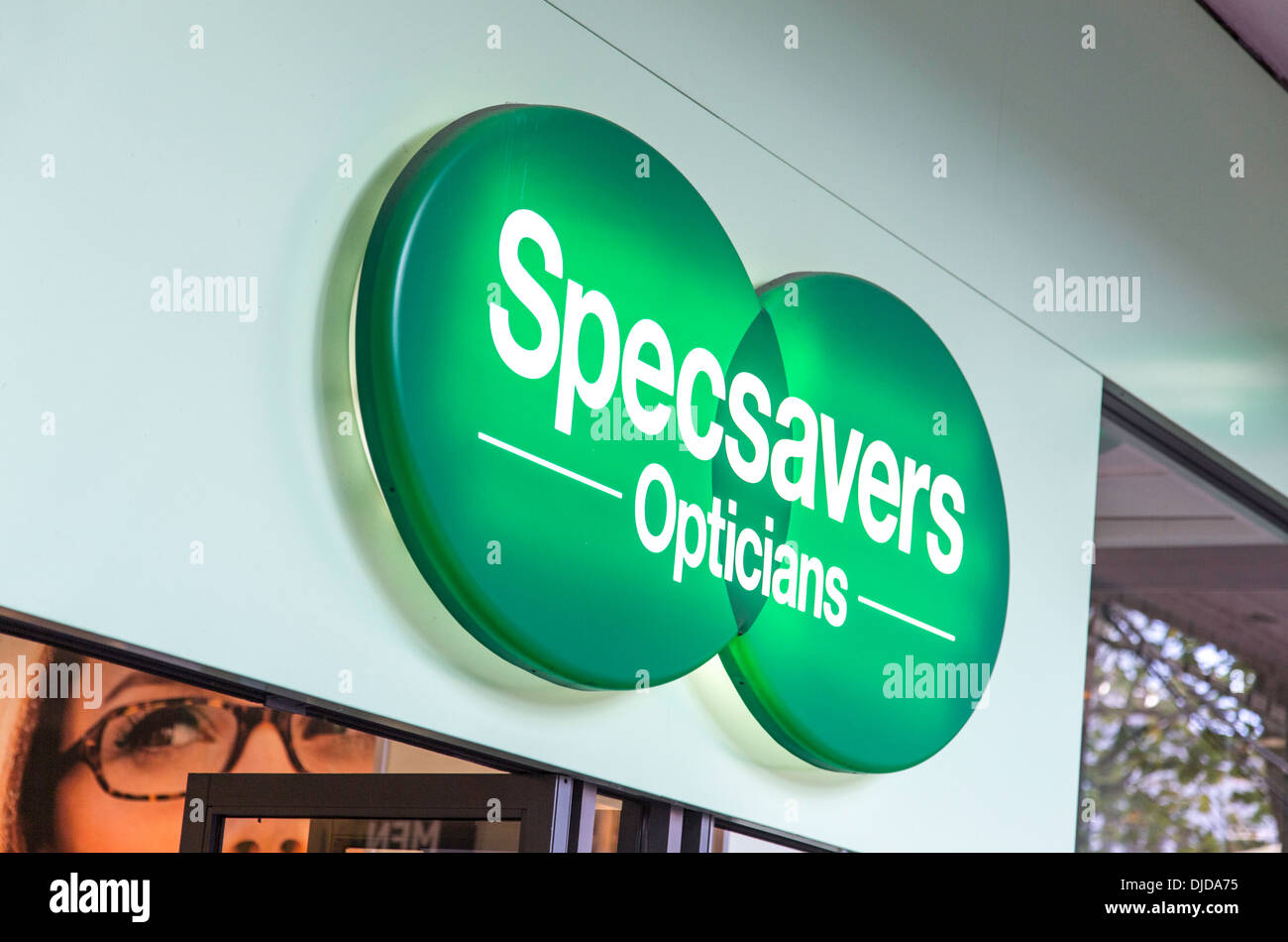 Opticians shops hi-res stock photography and images - Alamy