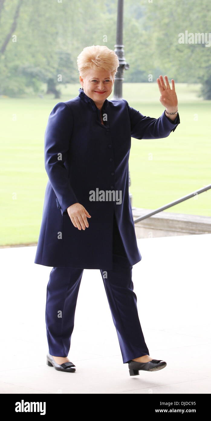 Queen Elizabeth II hosts a reception for visiting Heads of State to ...