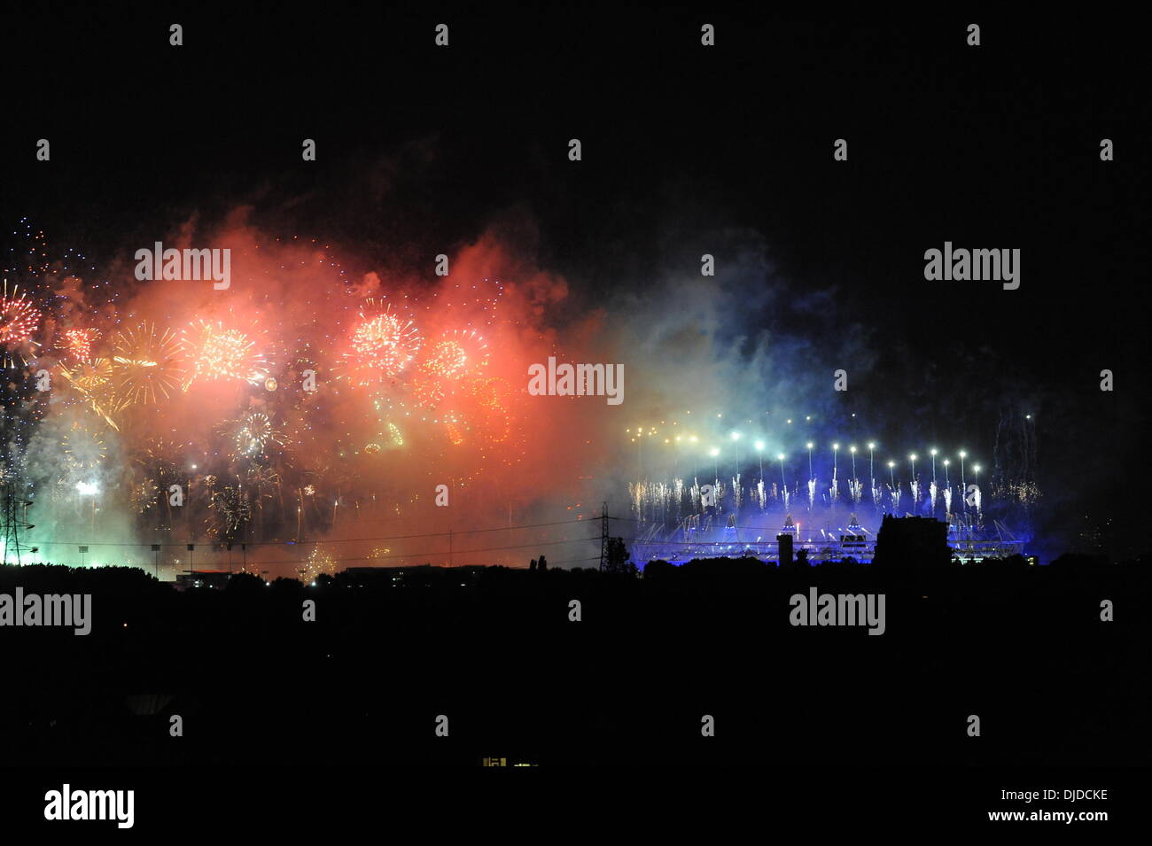 Olympics stadium 2012 fireworks hi-res stock photography and images - Alamy