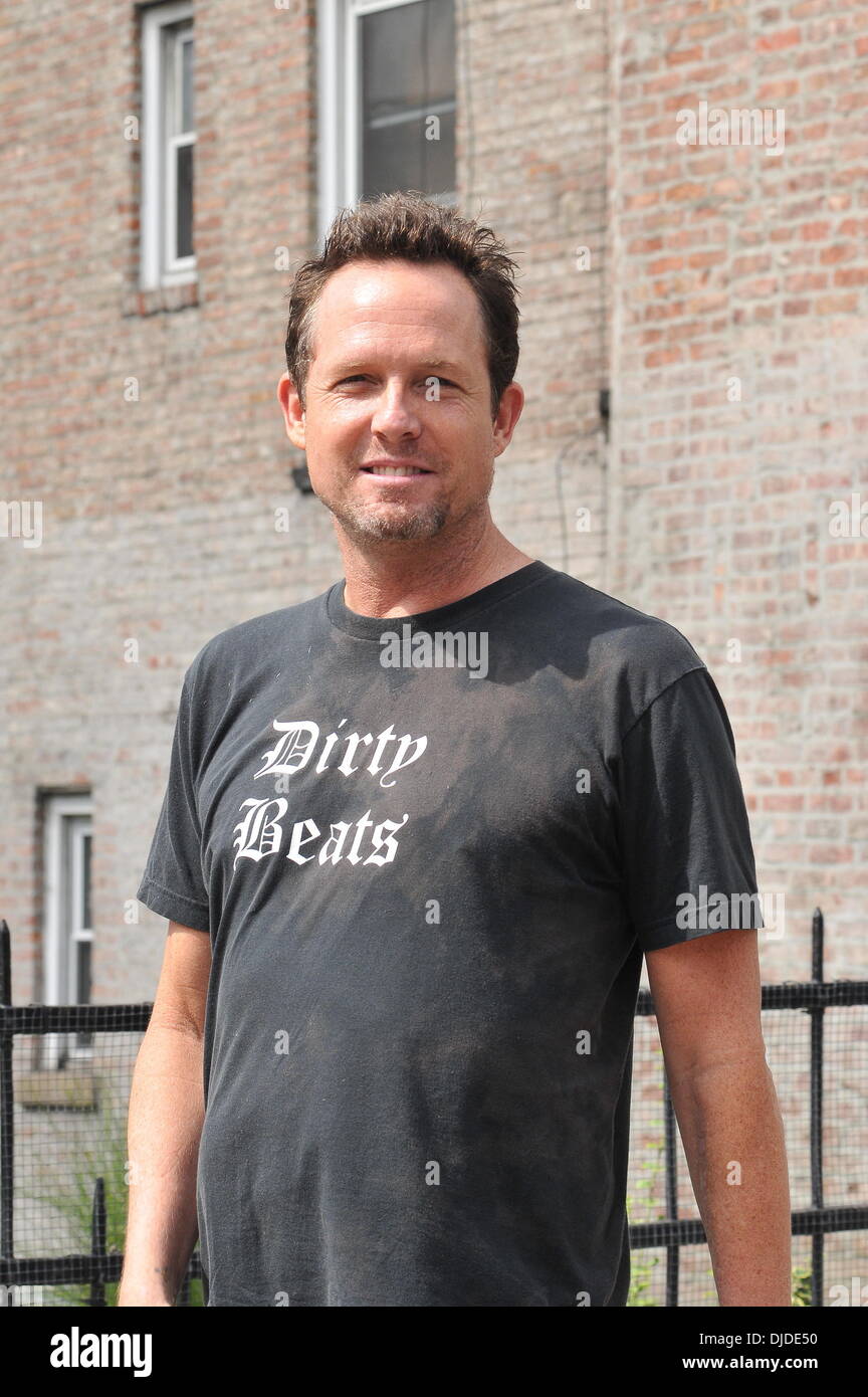 Dean Winters seen on the set of 'Law & Order: SVU' New York City, USA ...