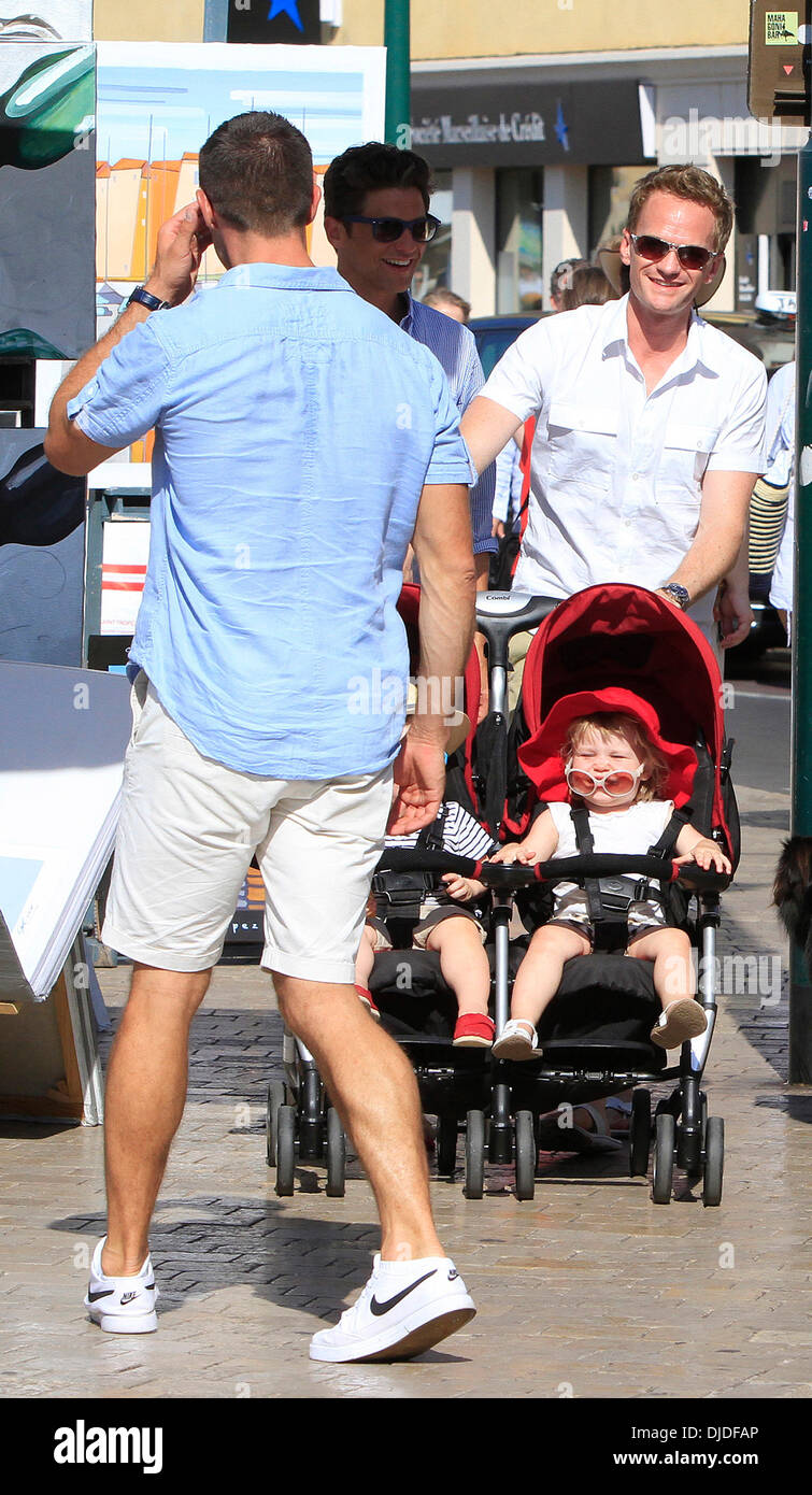 Harper grace burtka harris and david burtka High Resolution Stock ...