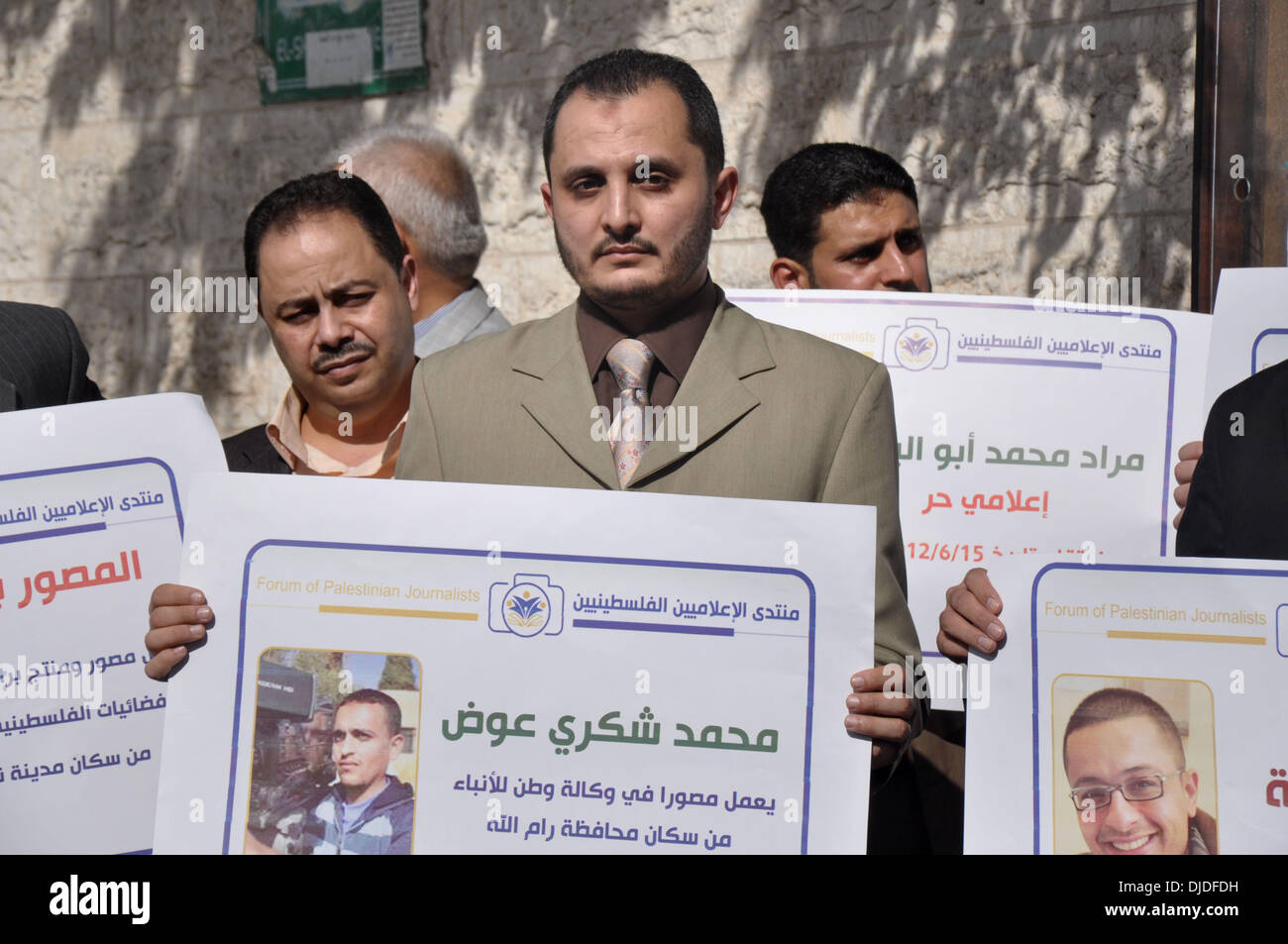 Gaza, Gaza Strip, Palestinian Territory, . 26th Nov, 2013. Palestinian ...