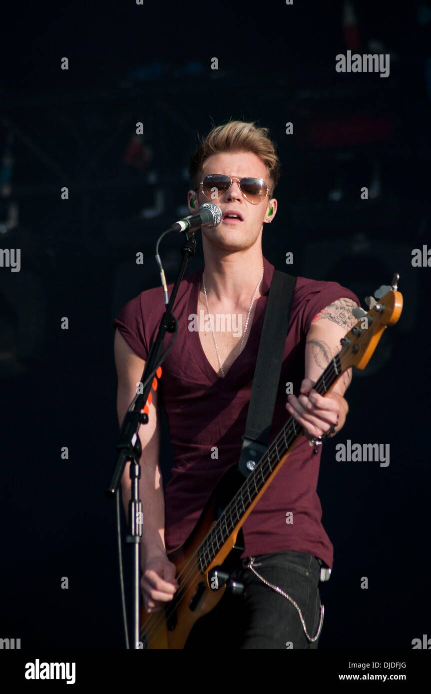 Lawson bassist ryan gary fletcher hi-res stock photography and images ...