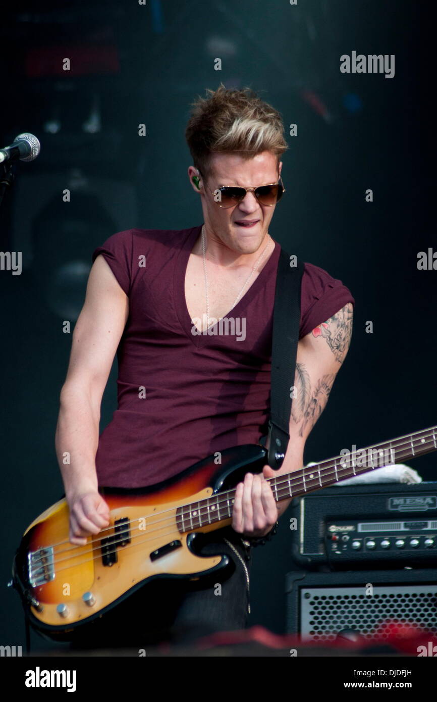 Lawson bassist ryan gary fletcher hi-res stock photography and images ...