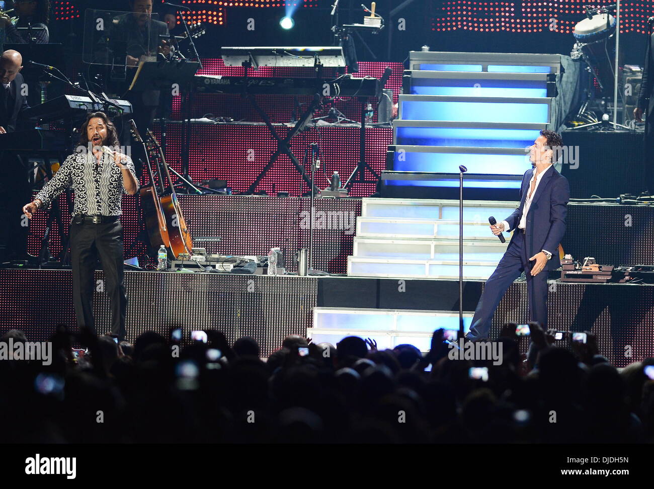 Marco Antonio Solis and Marc Anthony perform Gigant3s Gira 2012 concert ...