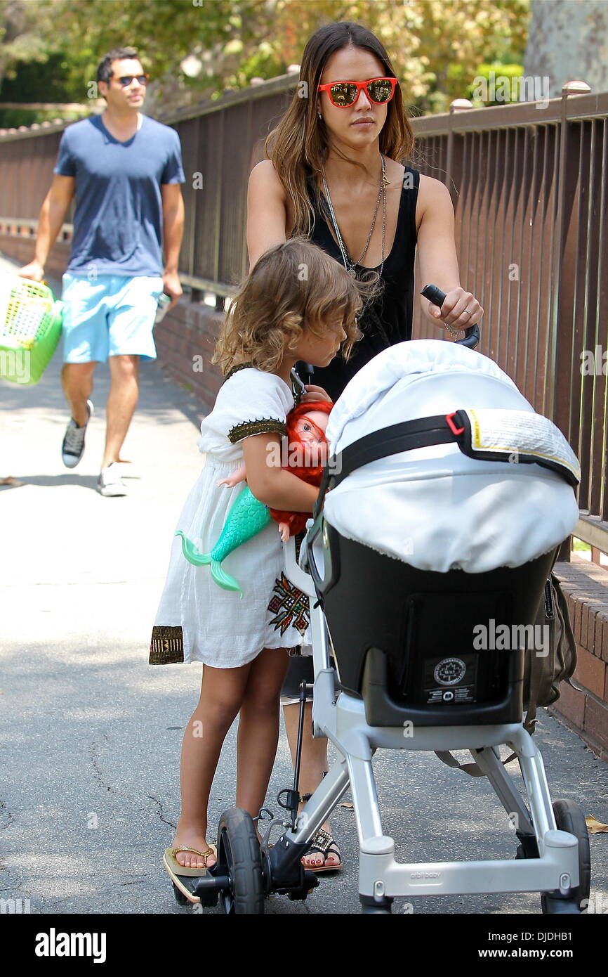 Honor Marie Warren, Jessica Alba and Cash Warren Jessica Alba spending ...