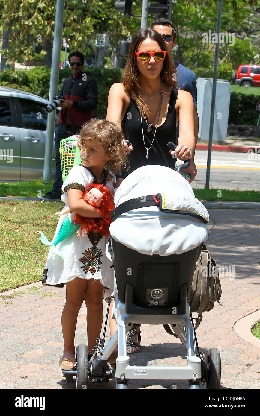 Honor Marie Warren, Jessica Alba and Cash Warren Jessica Alba spending ...