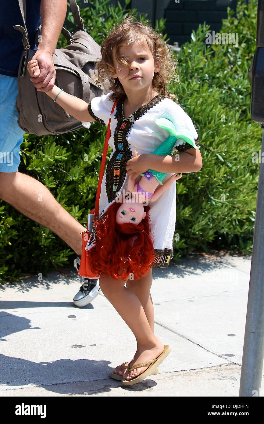 Honor Marie Warren spending time with her family in Beverly Glen Park ...