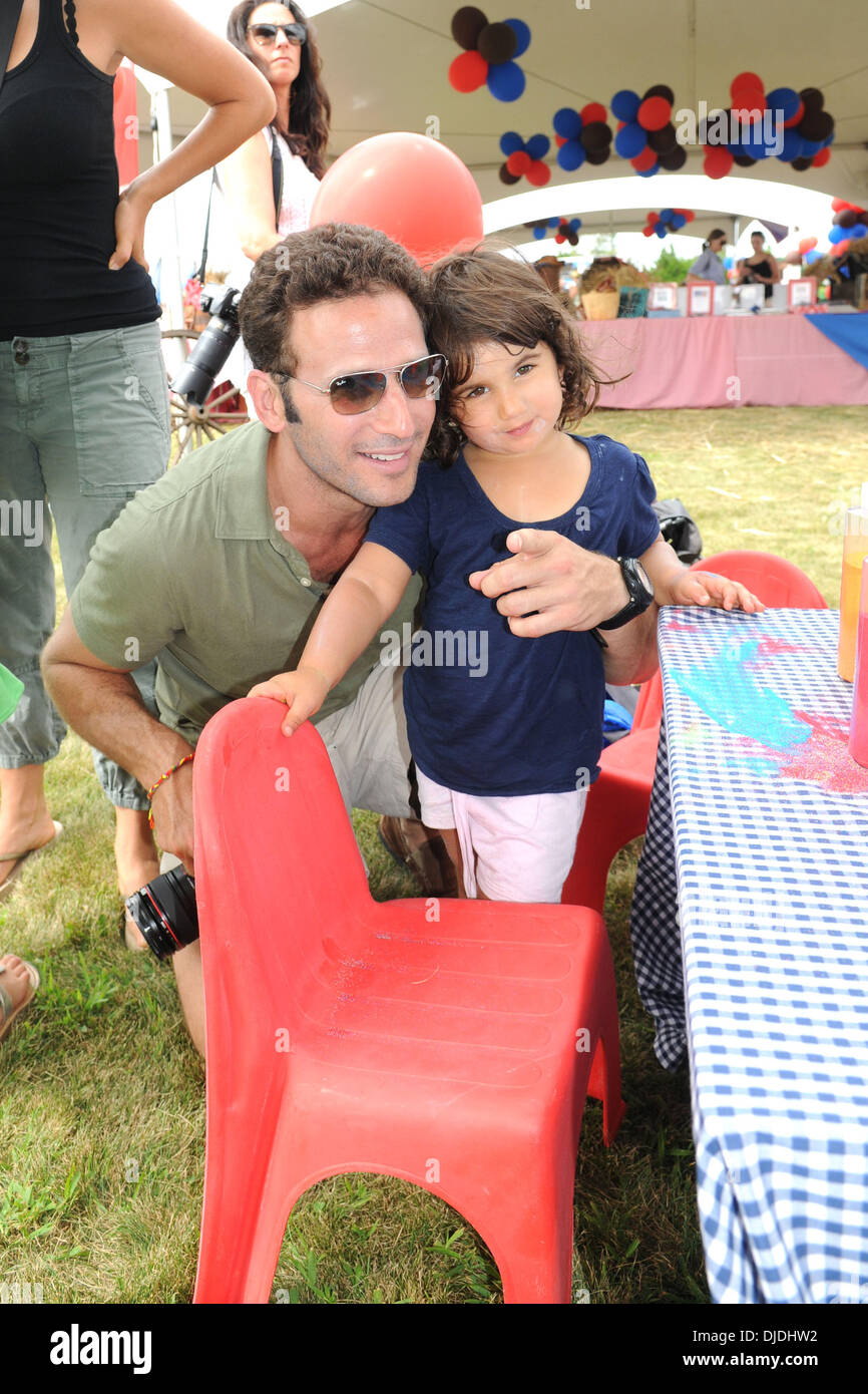 Mark feuerstein and family where hi-res stock photography and images ...