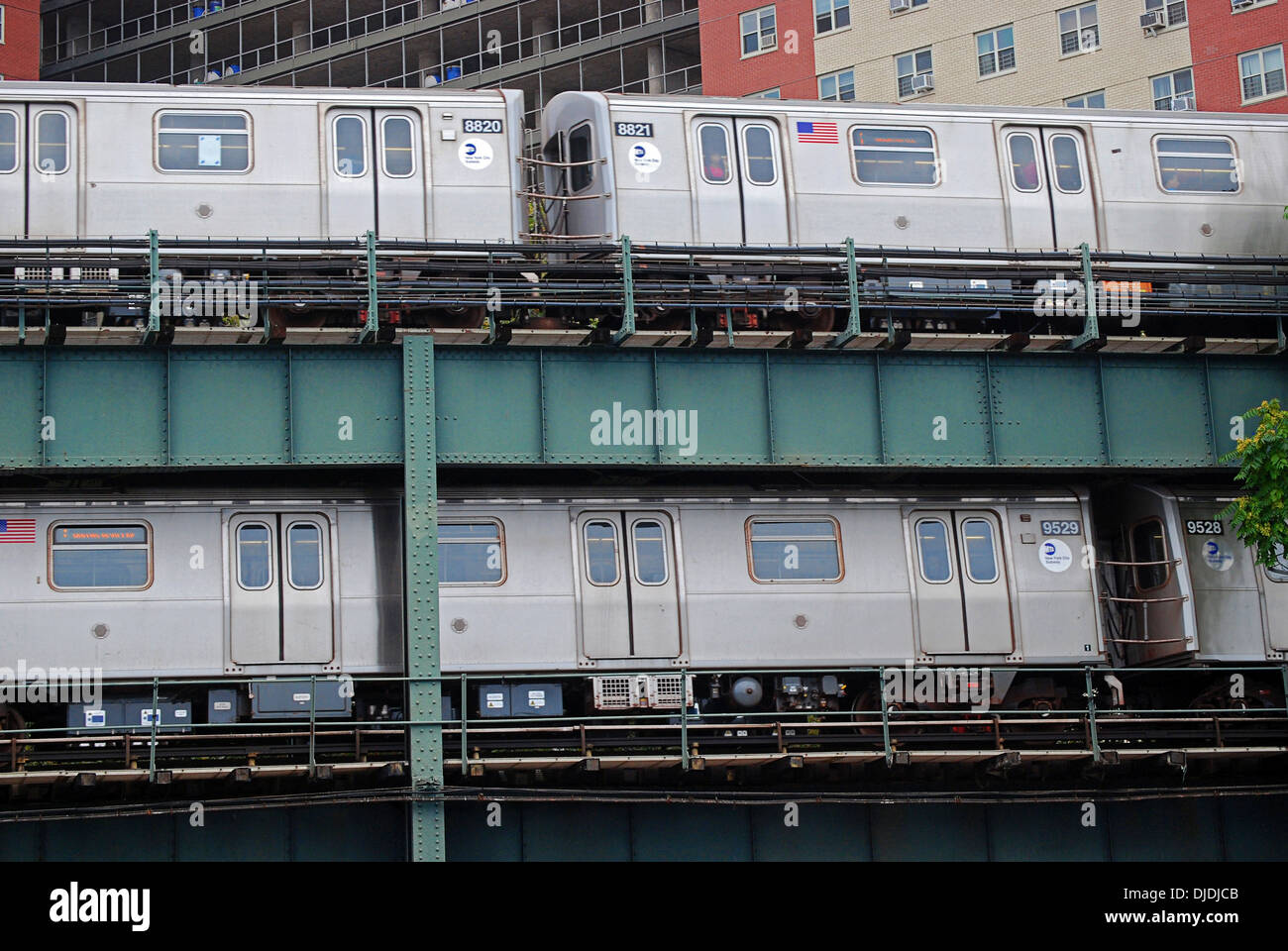 Tall buildings subways hi-res stock photography and images - Alamy