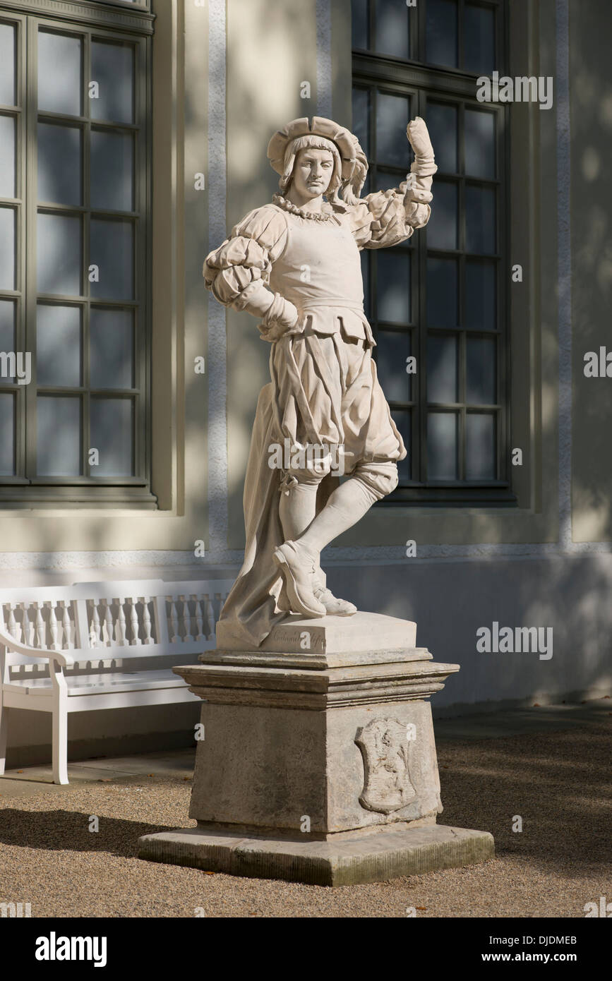 Statue of hunter men hi-res stock photography and images - Alamy