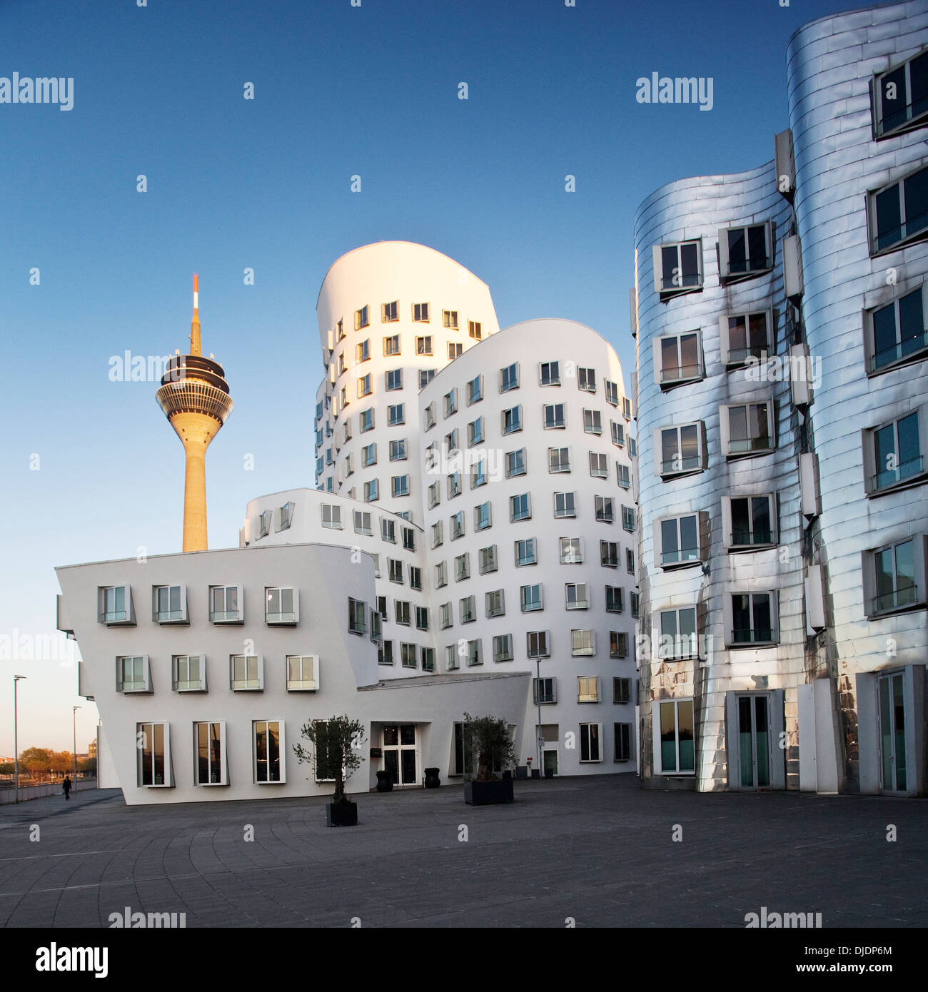 Der neue zollhof frank gehry hi-res stock photography and images - Alamy