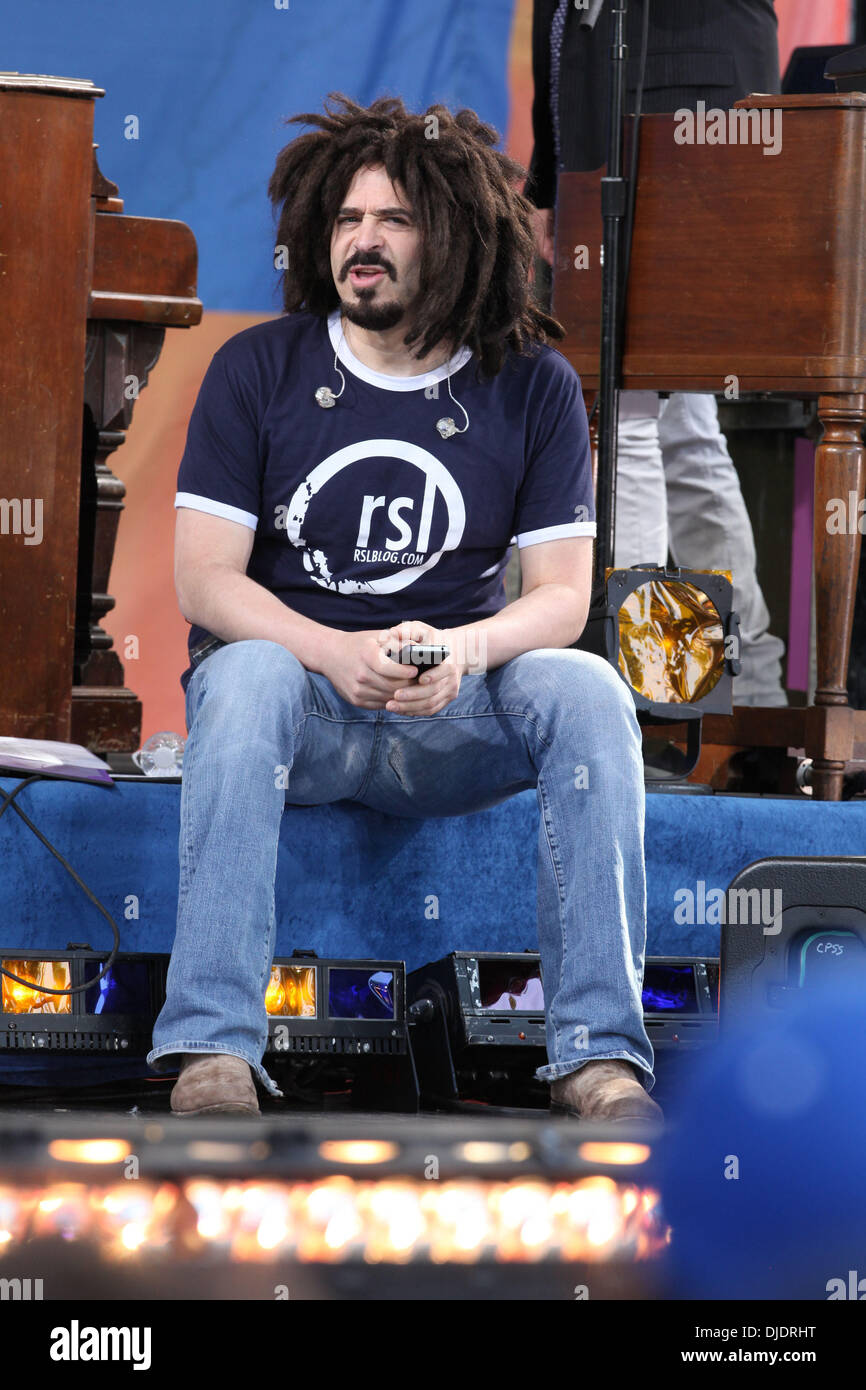 Adam Duritz of Counting Crows GMA presents the music of the Counting ...