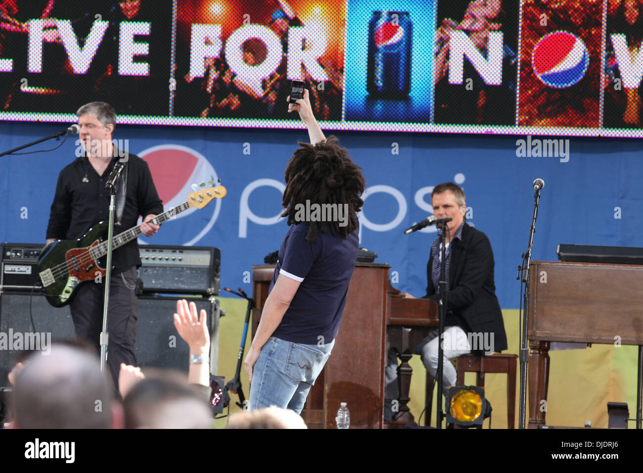 Adam Duritz of Counting Crows GMA presents the music of the Counting ...