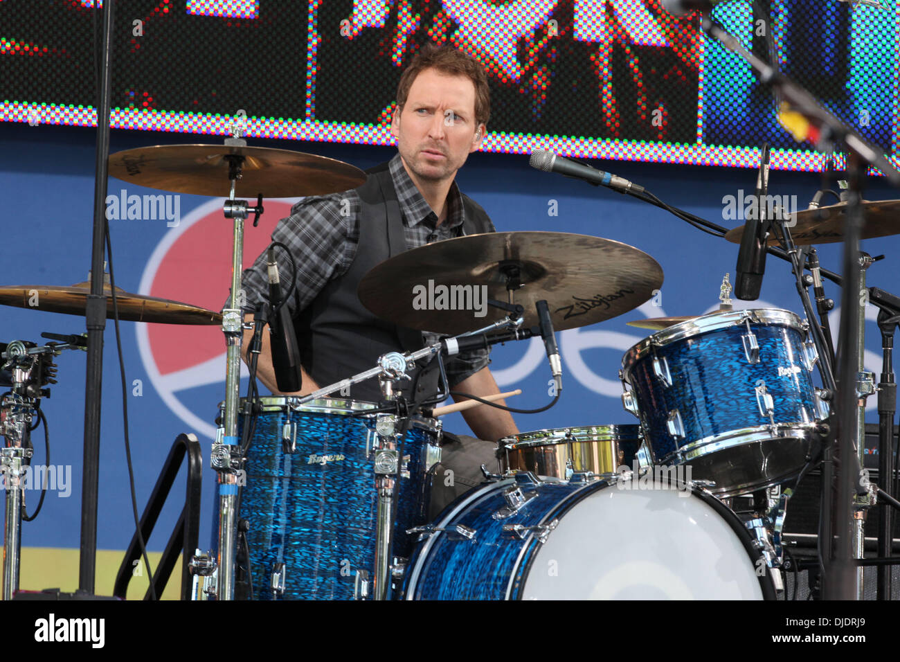 Jim Bogios of Counting Crows GMA presents the music of the Counting ...