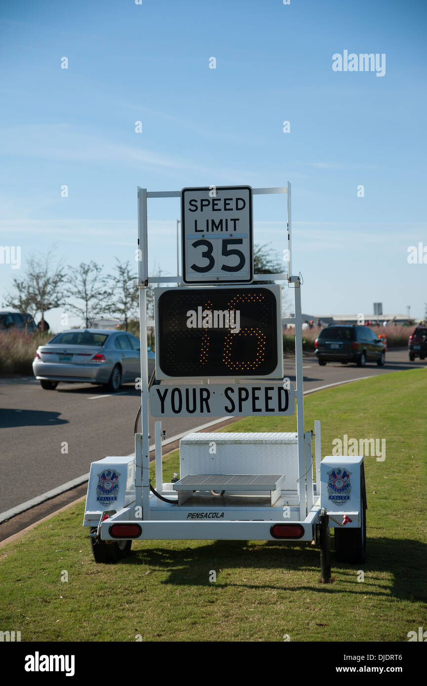 Towable machine hi-res stock photography and images - Alamy