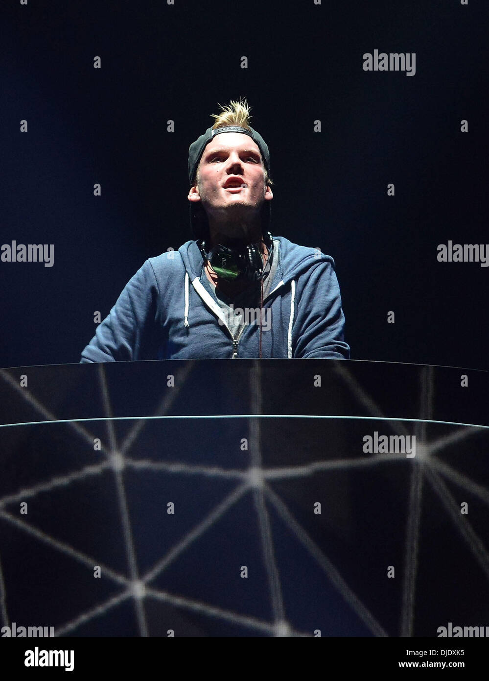 Avicii Live Wallpaper