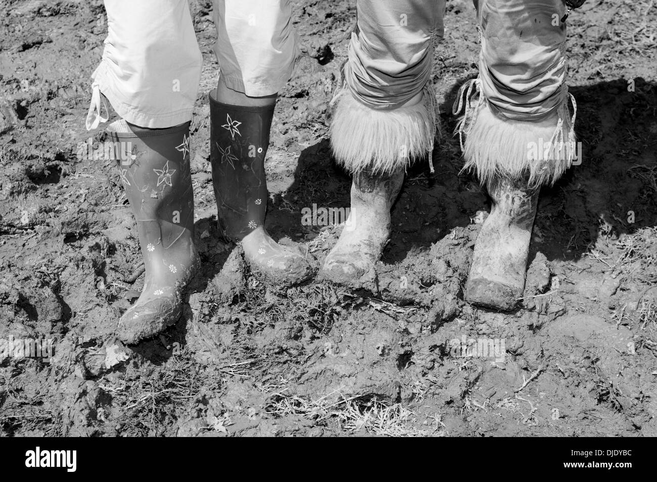 Muddy boots at the Glastonbury Festival 2004, Worthy Farm Somerset ...
