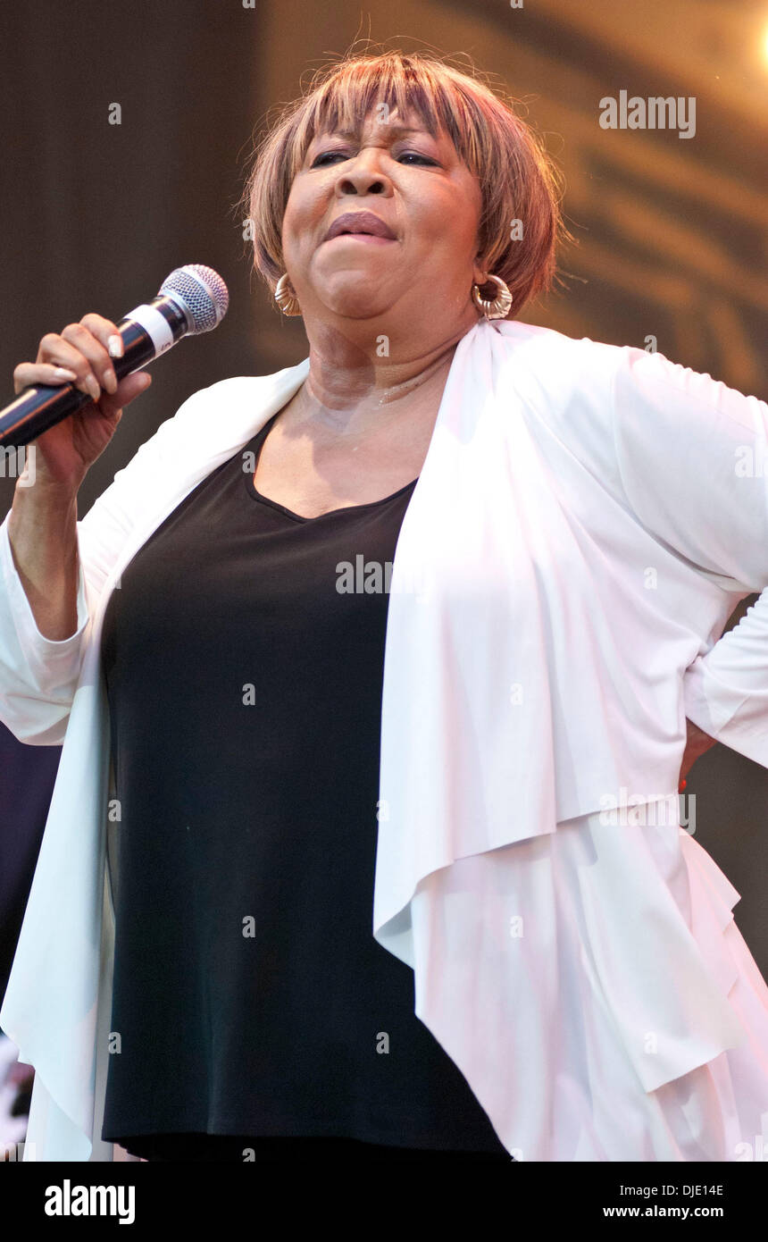 Mavis staples hi-res stock photography and images - Alamy