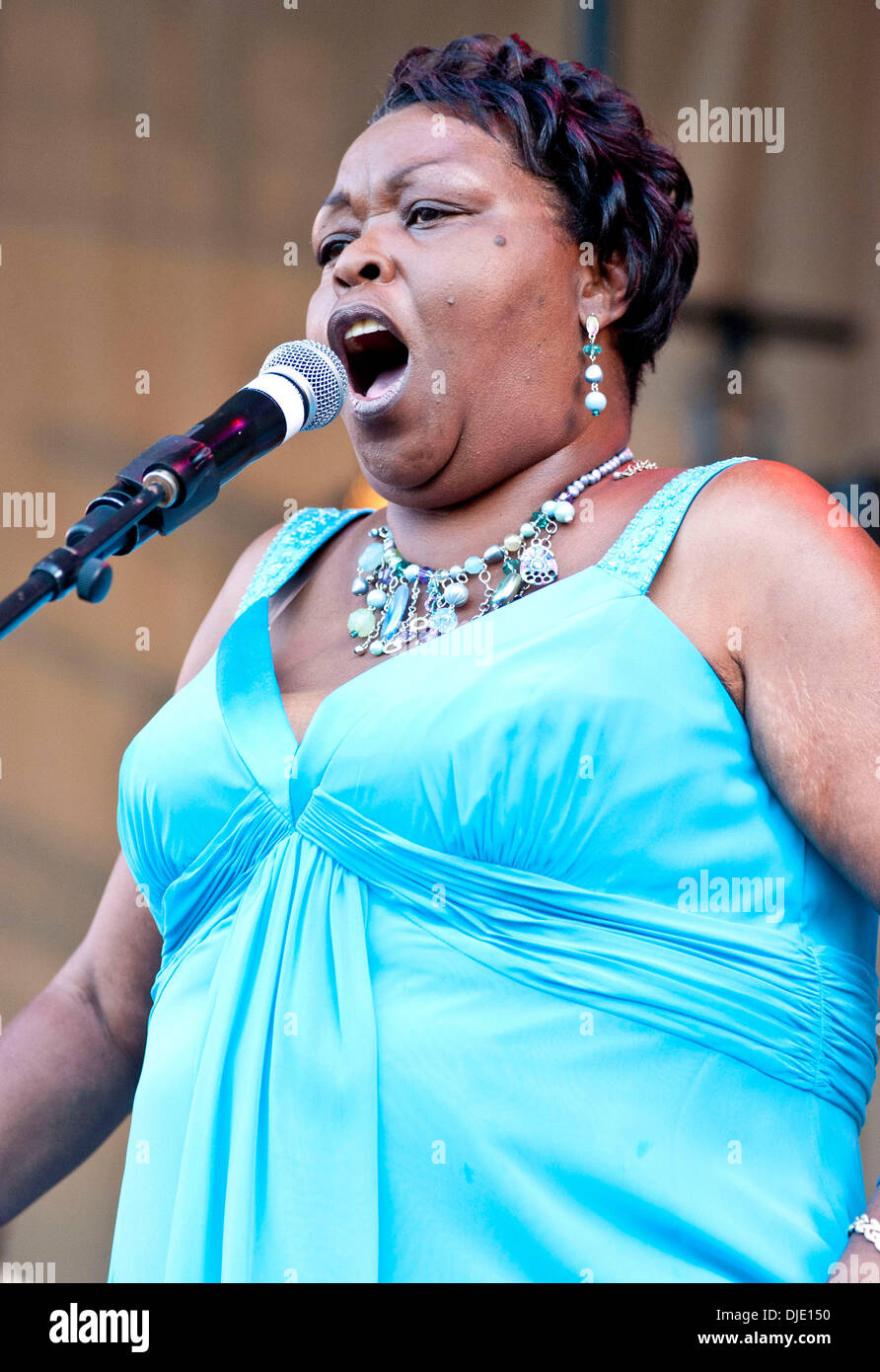 Jackie Scott Chicago Blues Festival 2012 - Day Three Chicago, Illinois ...