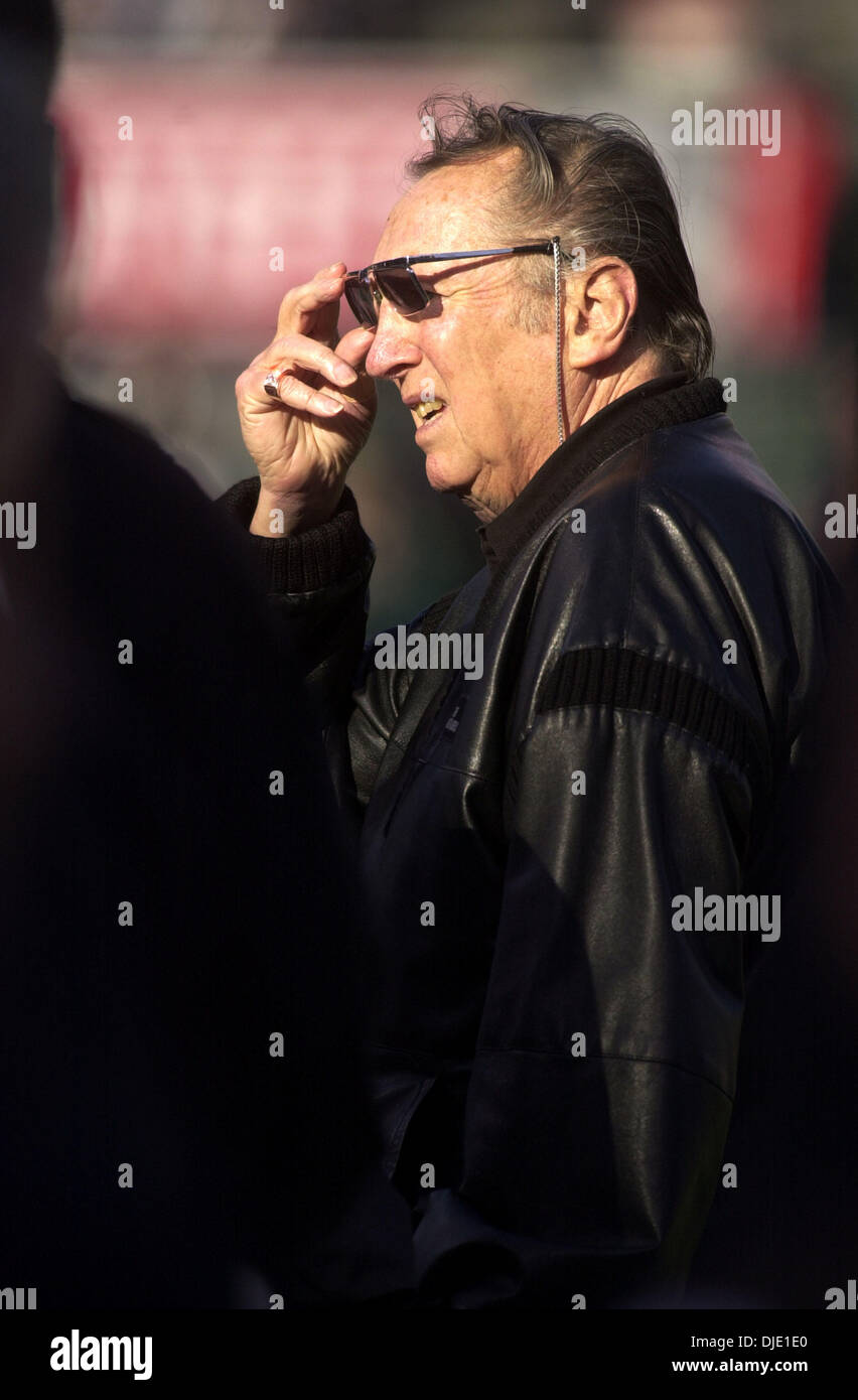 Al davis owner oakland raiders hi-res stock photography and images - Alamy