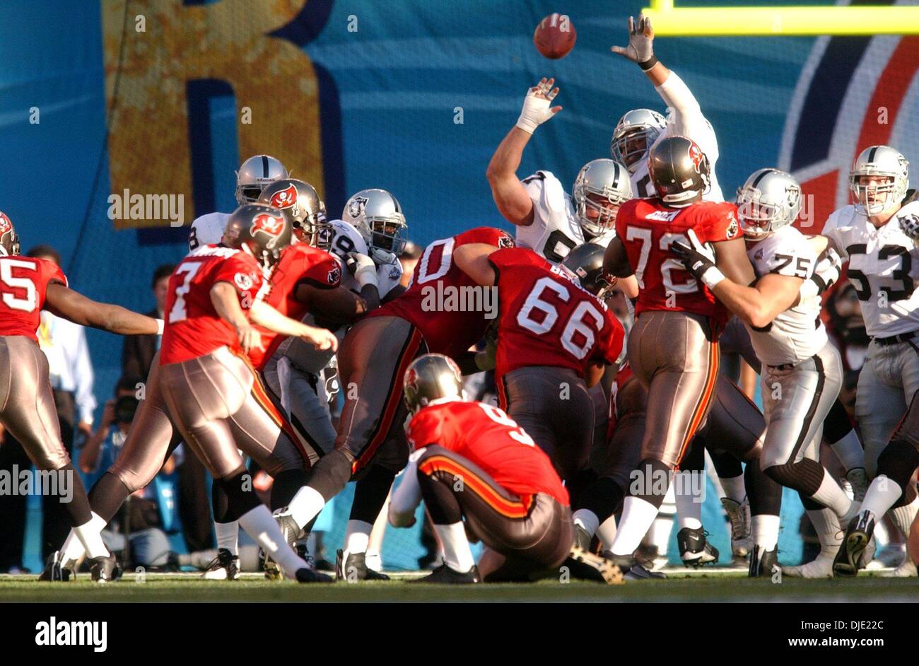 The Bucs put the first points on the board with a field goal kicked by ...