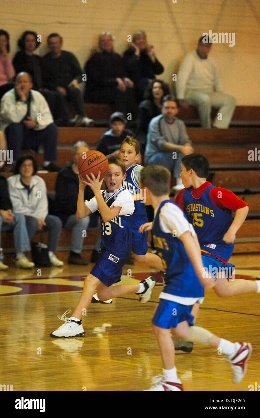 11 year old playing basketball hi-res stock photography and images - Alamy