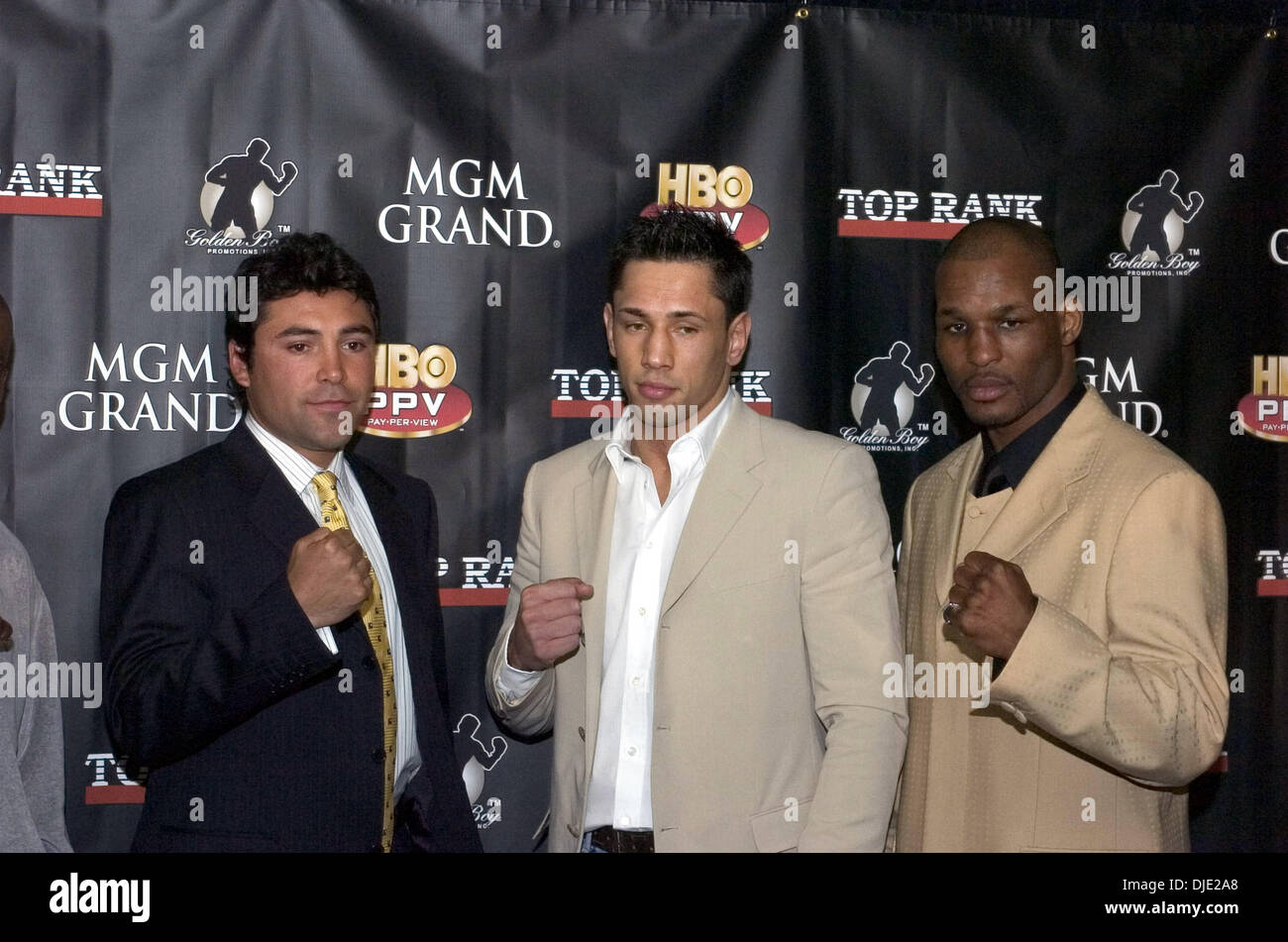 Mar 02, 2004; Los Angeles, CA, USA; Boxer OSCAR DE LA HOYA, his ...