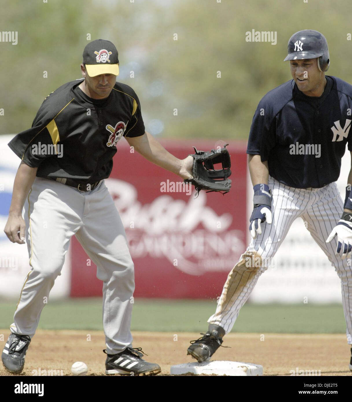 Mar 14, 2004; Tampa, FL, USA; Pirates' second baseman ROB MACKOWIAK (L ...