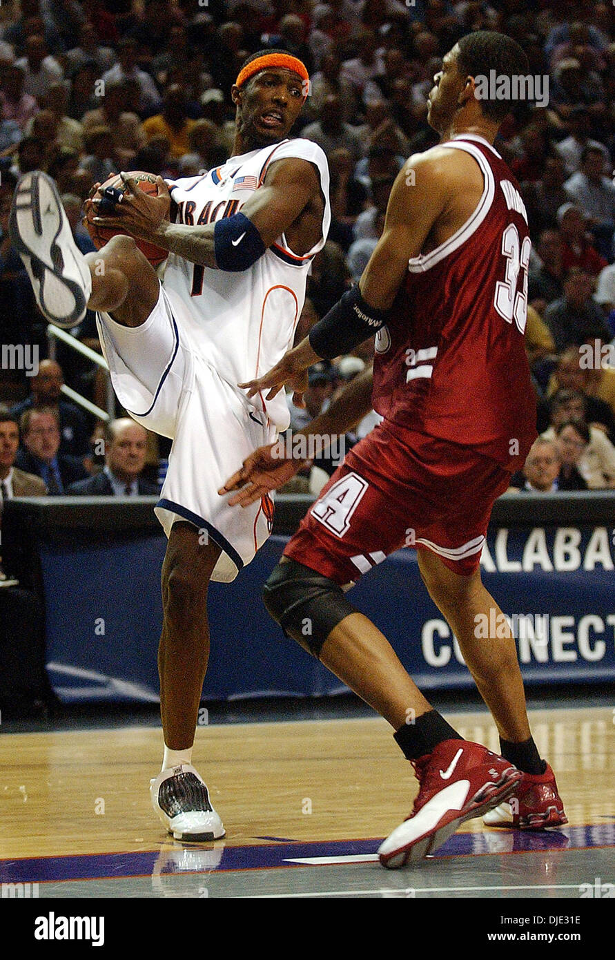 Mar 25, 2004; Phoenix, AZ, USA; Syracuse HAKIM WARRICK goes high for a ...